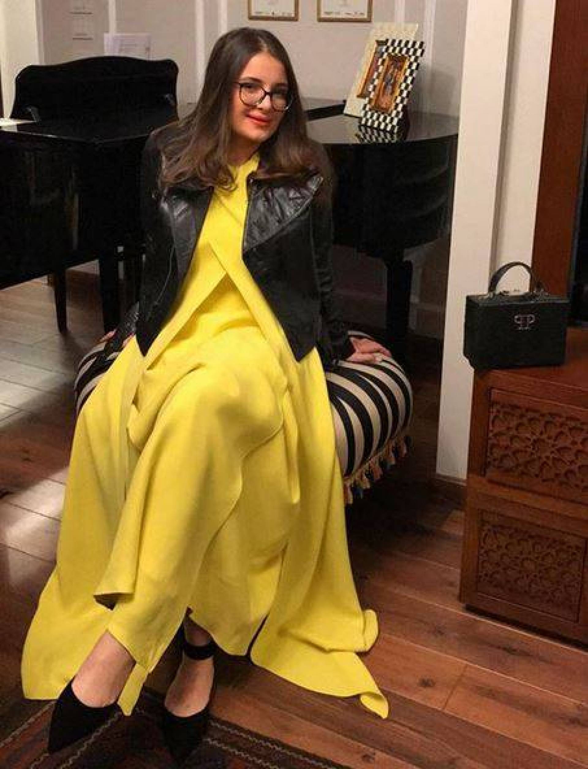 بالصور ملابس إبنة أصالة تثير الجدل على مواقع التواصل Laha Magazine