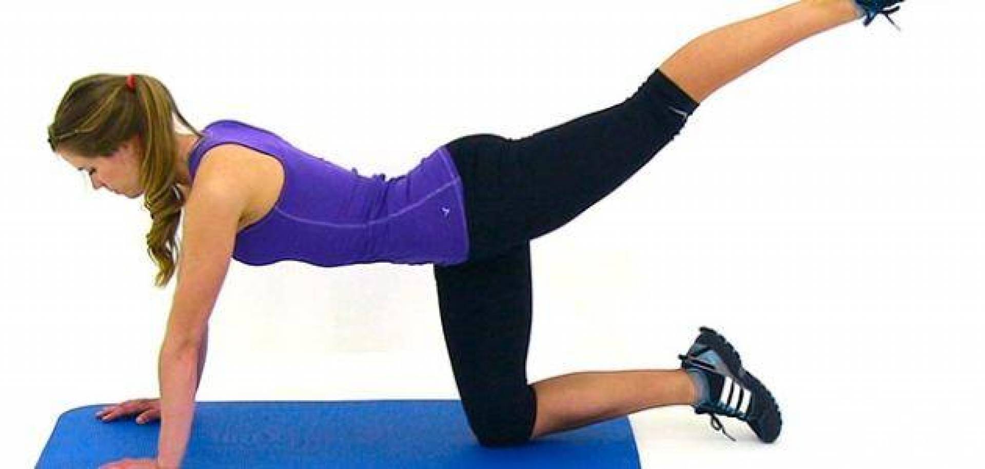 بالفيديو - تعلمي من هذه النجمة كيف تتخلصين من الترهلات بعد الولادة ...