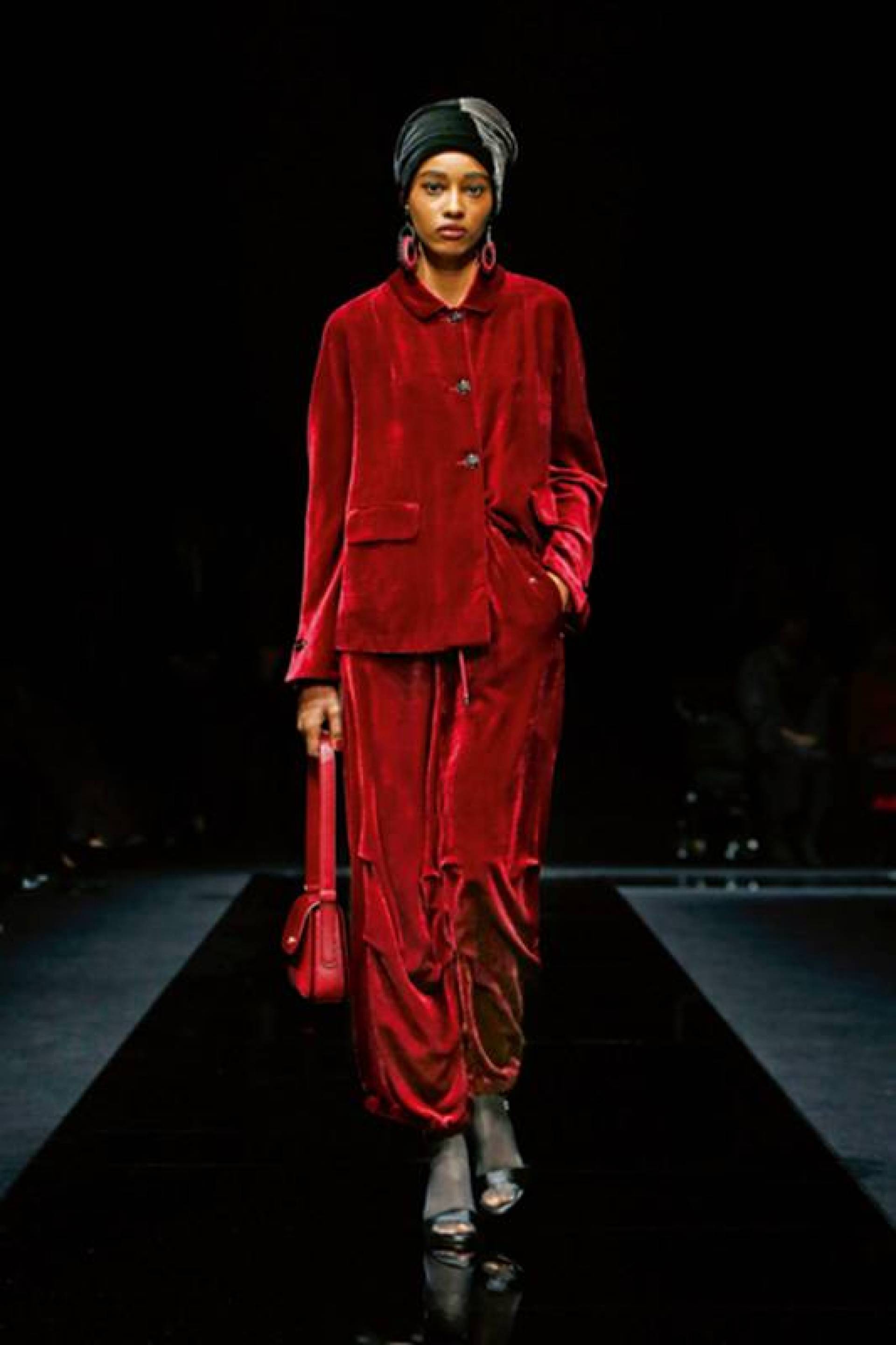 GIORGIO ARMANI TRANSFORMISM التحول في الأناقة الإنسانية | Laha Magazine